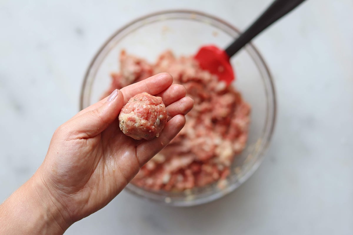 Mediterranean Meatballs without Breadcrumbs | Cook at Home Mom