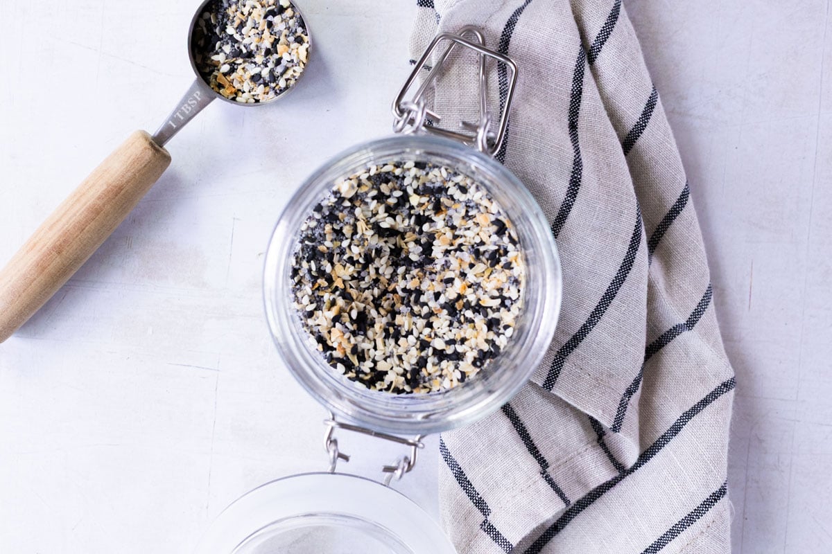 Everything Bagel Seasoning Recipe - Cook at Home Mom